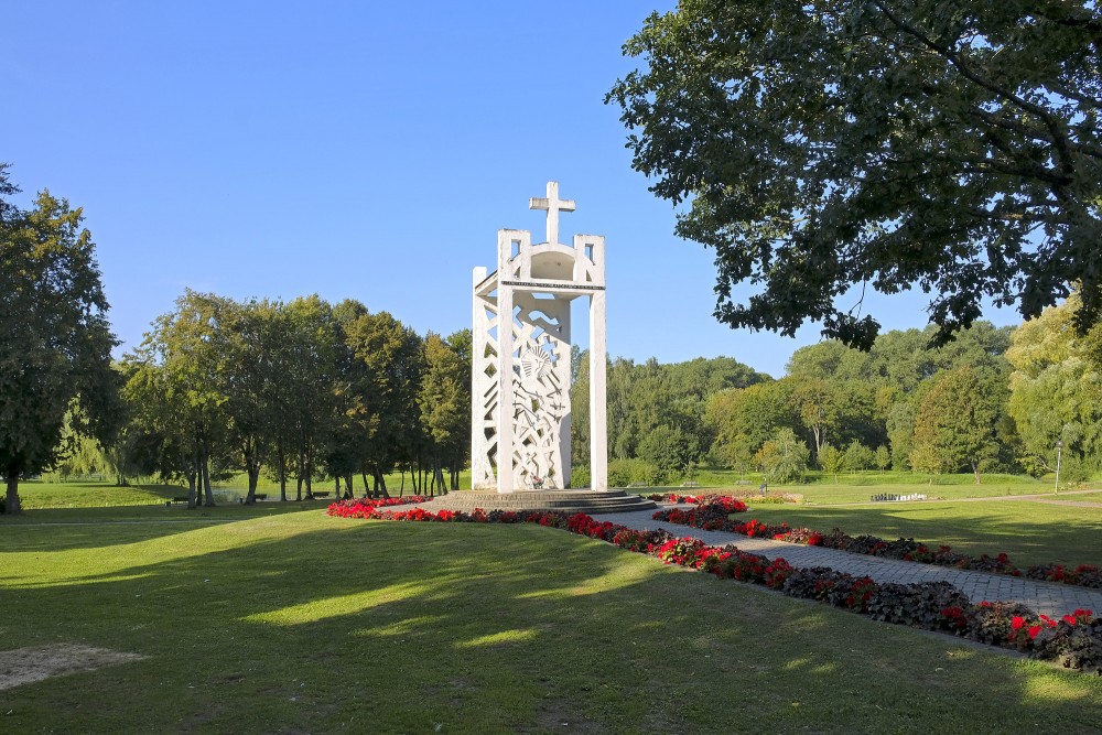 Large outdoor chess board installation in a Skuodas city park - redzet.lv