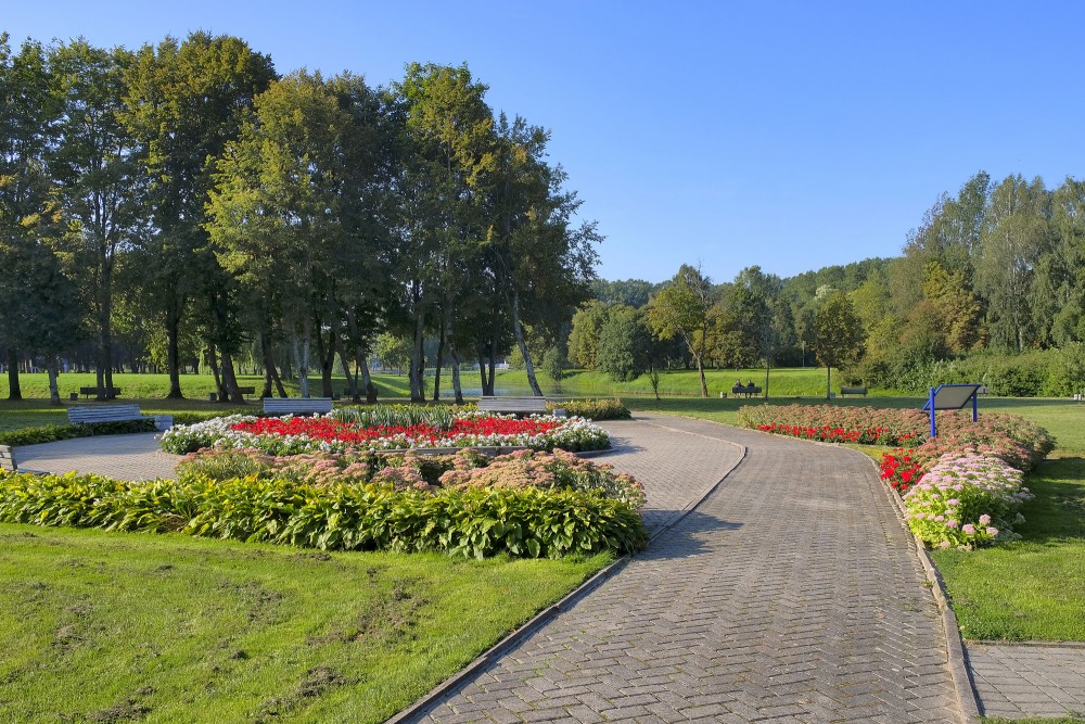 Large outdoor chess board installation in a Skuodas city park - redzet.lv