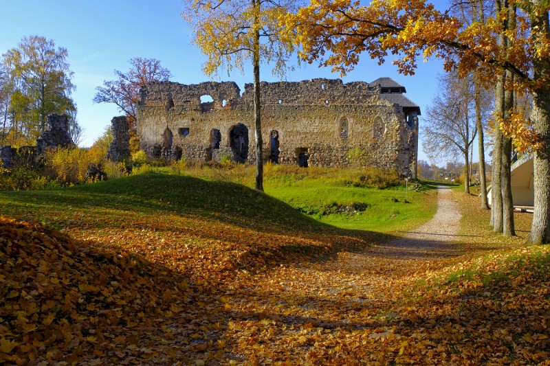 Pilis, pilsdrupas, muižas - redzet.lv