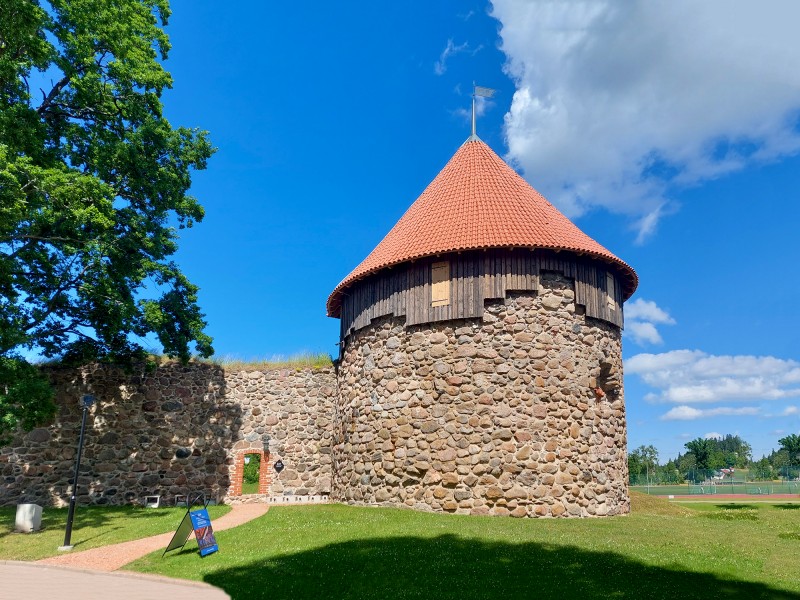 Pilis, pilsdrupas, muižas - redzet.lv